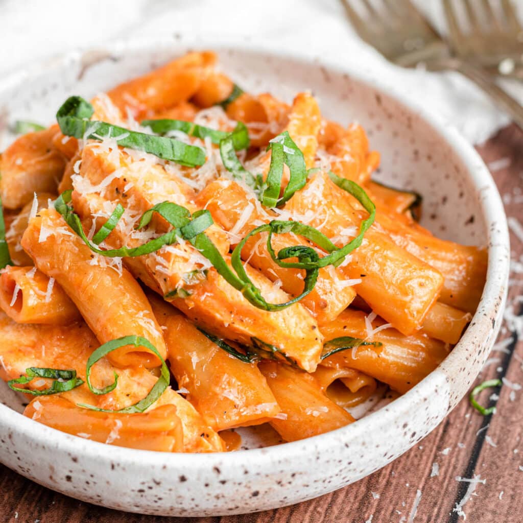 Easy 30-Minute Spicy Chicken Rigatoni Pasta » the practical kitchen